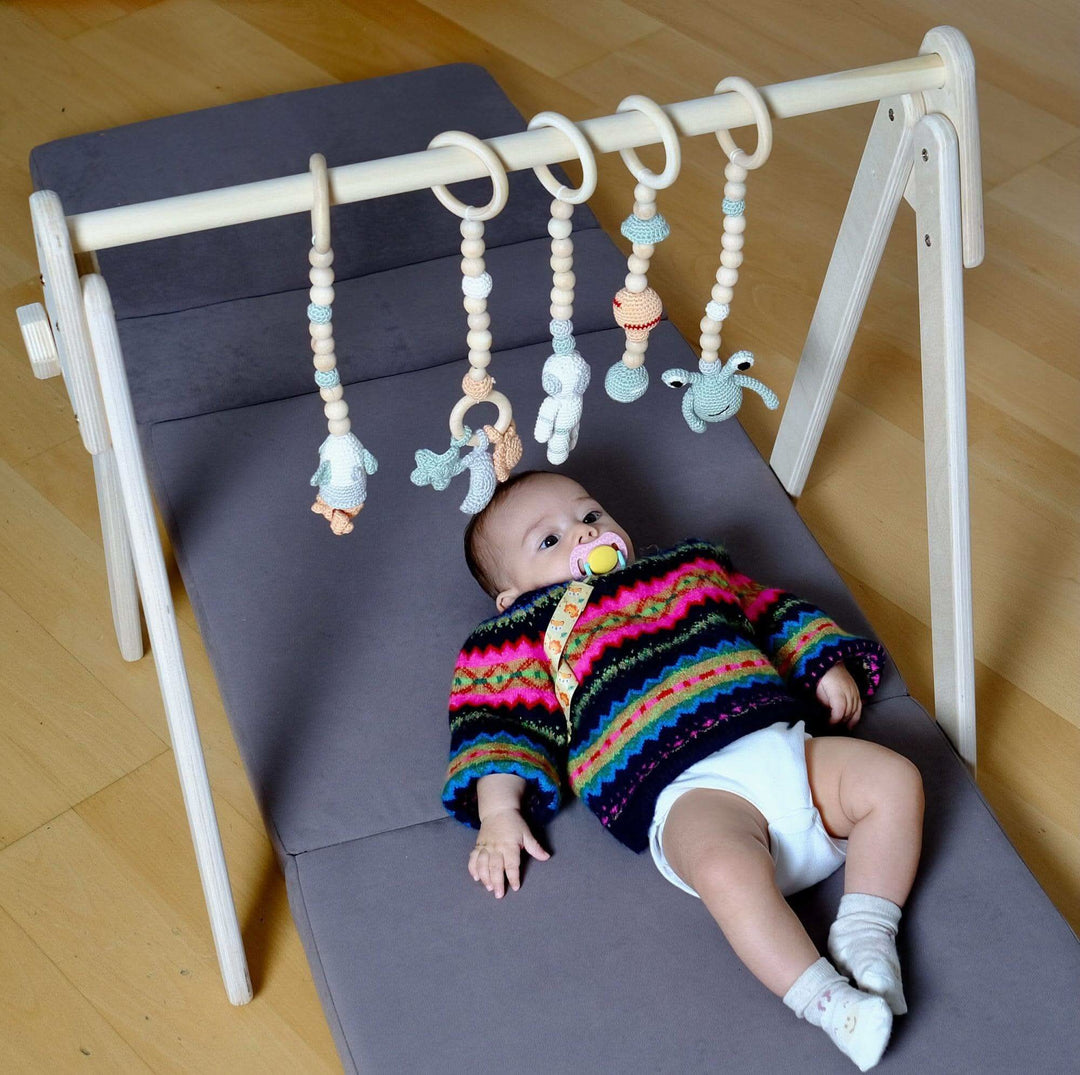 Hanging Toys Baby Gym: Stimulating Entertainment – Kidodido